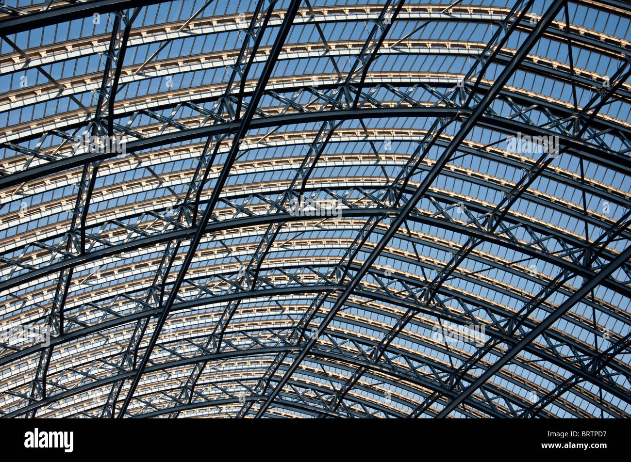 Station roof hi-res stock photography and images - Alamy