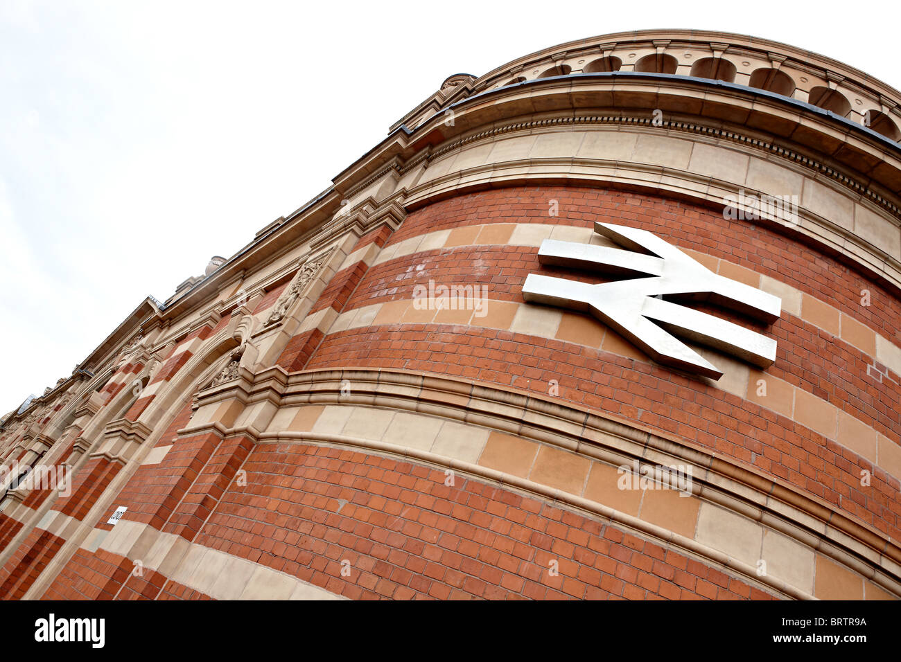 Leicester railway station hi-res stock photography and images - Alamy