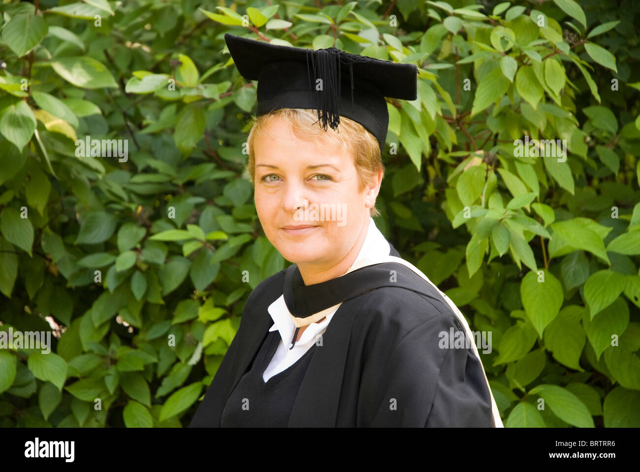 Student in graduation cap hi-res stock photography and images - Alamy