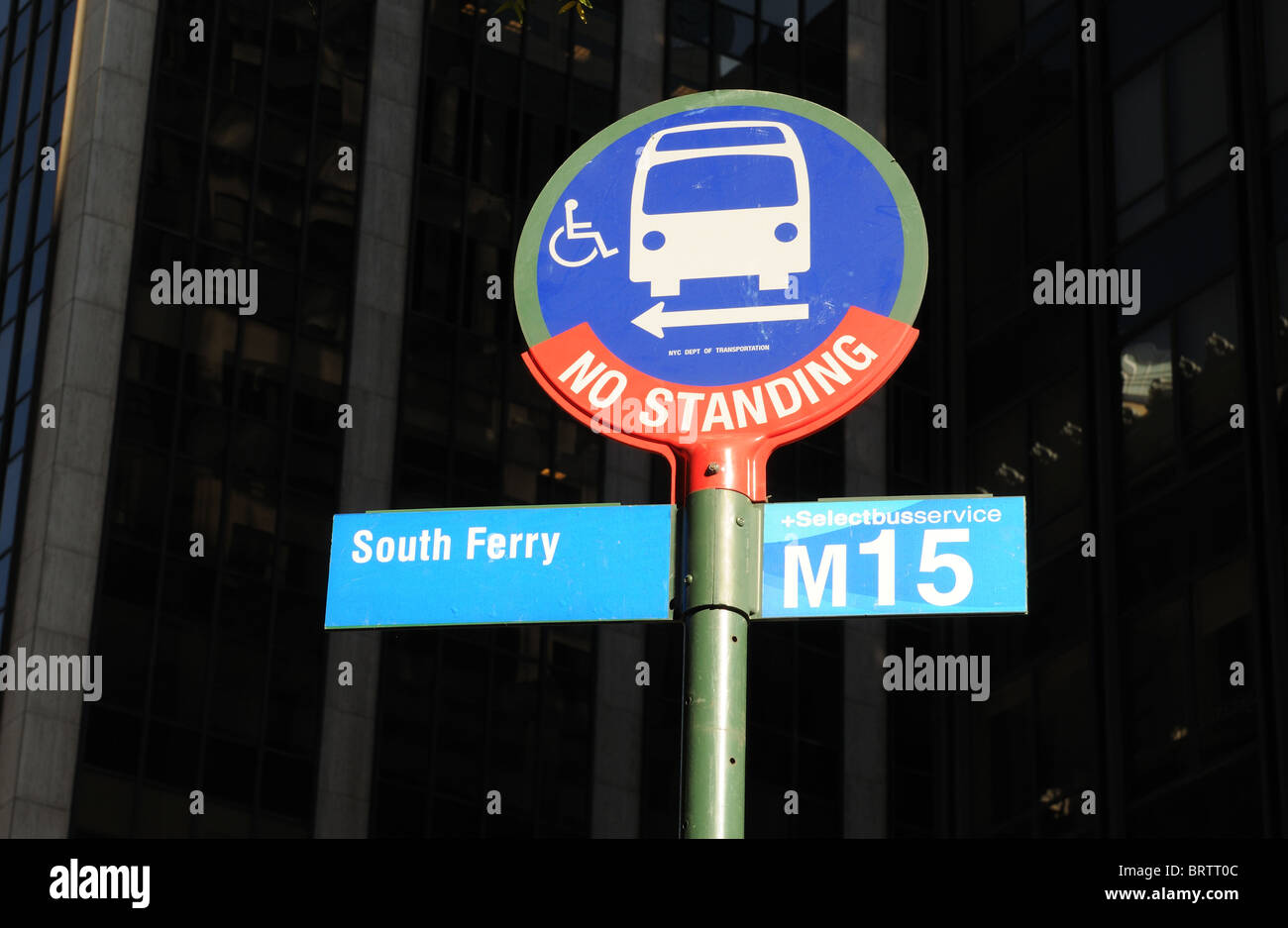 New york city bus stop hi-res stock photography and images - Alamy