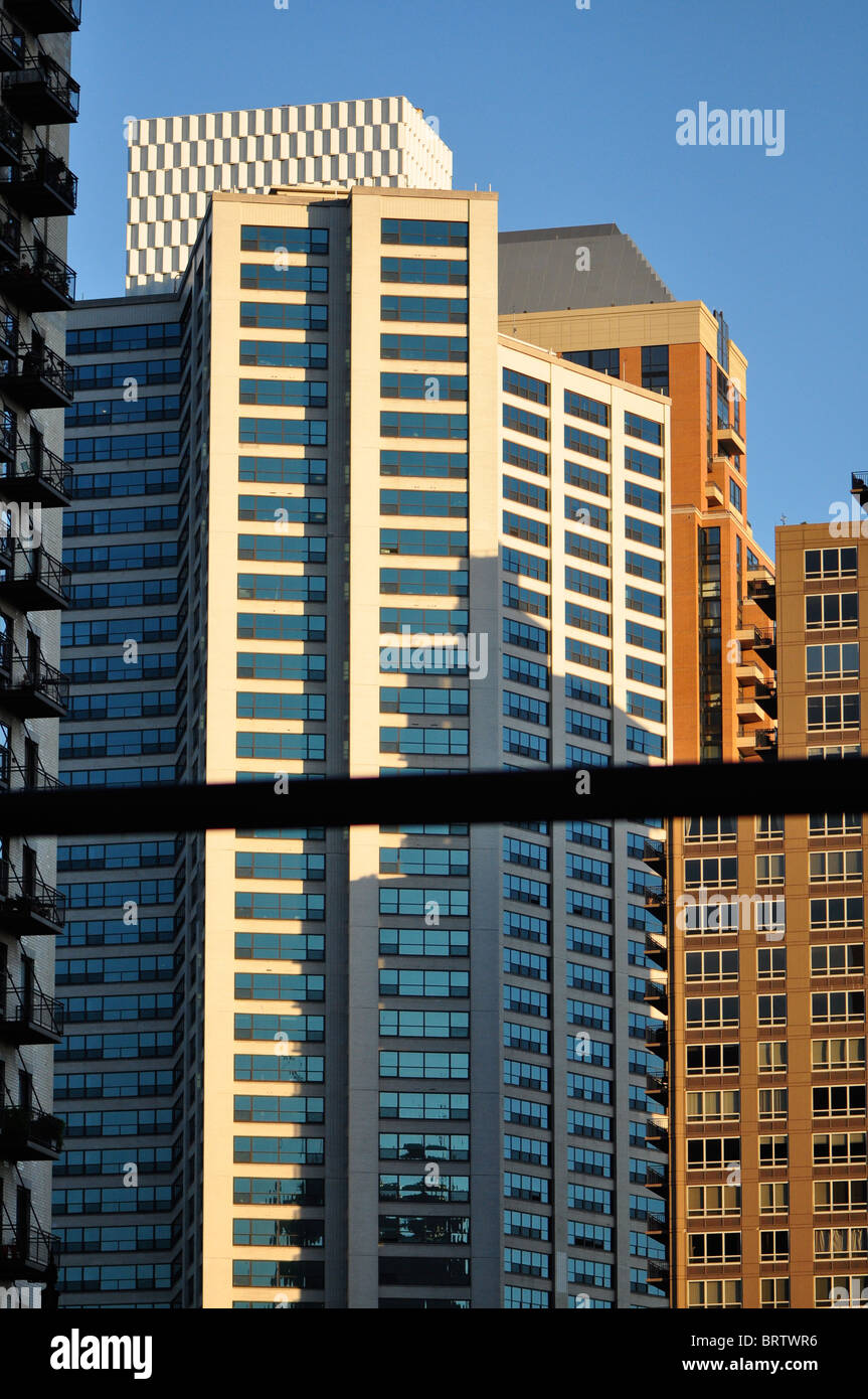Apartment block in Chicago Stock Photo - Alamy