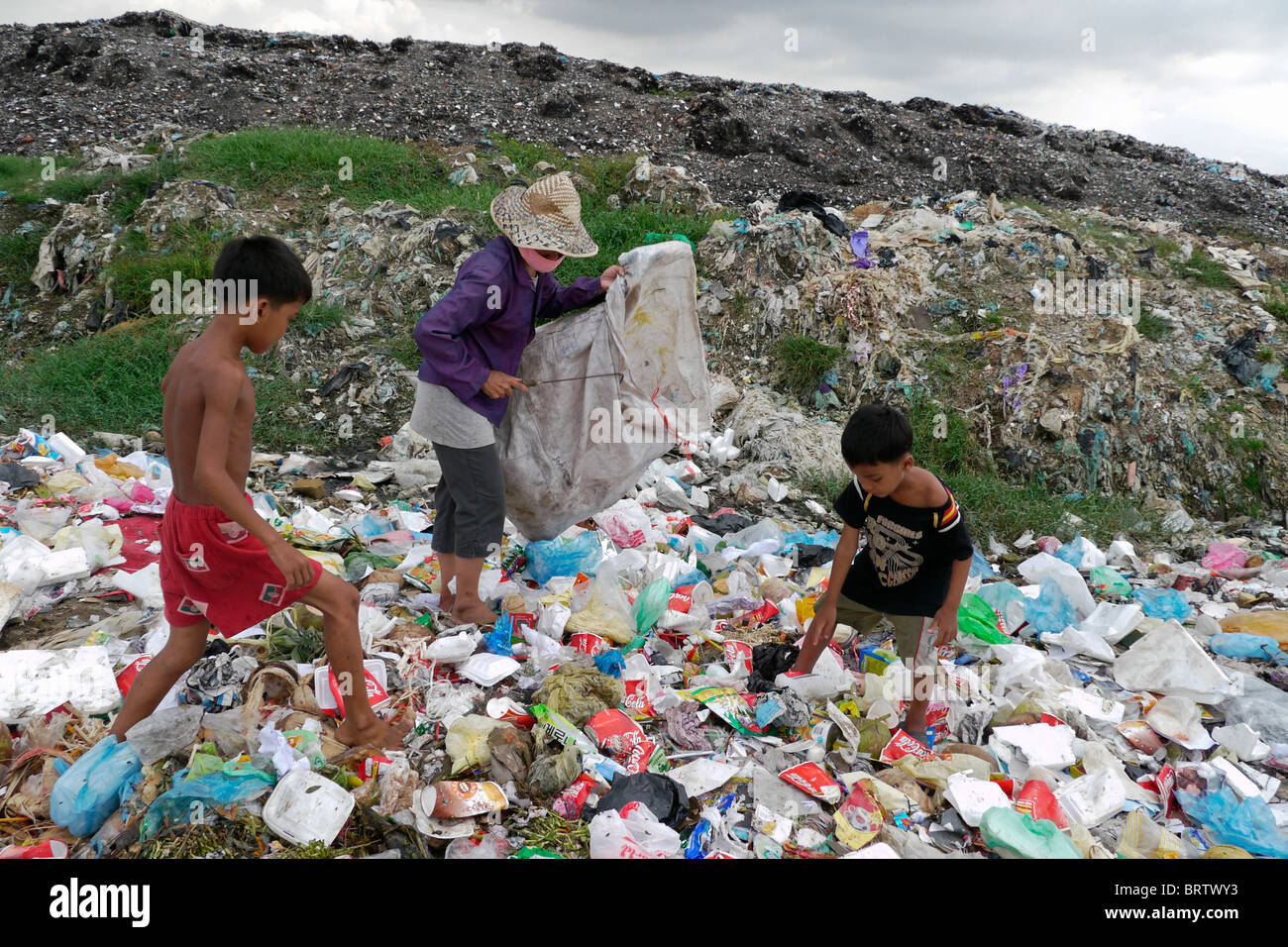 Dump children hi-res stock photography and images - Alamy