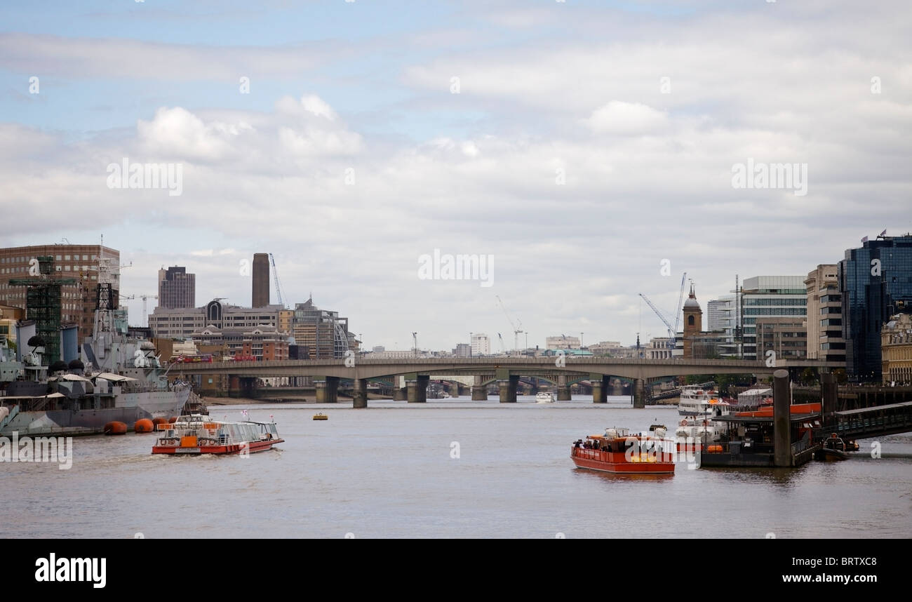 Busy river hi-res stock photography and images - Alamy
