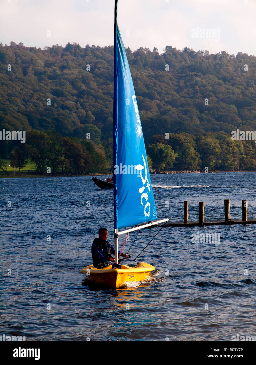 Dinghy sailing hi-res stock photography and images - Alamy