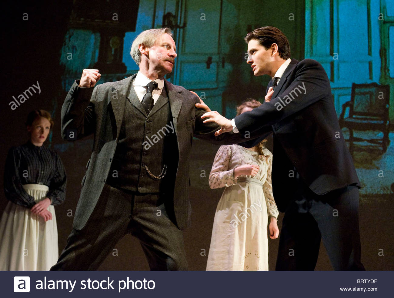 Celebrities On Stage High Resolution Stock Photography and Images - Alamy