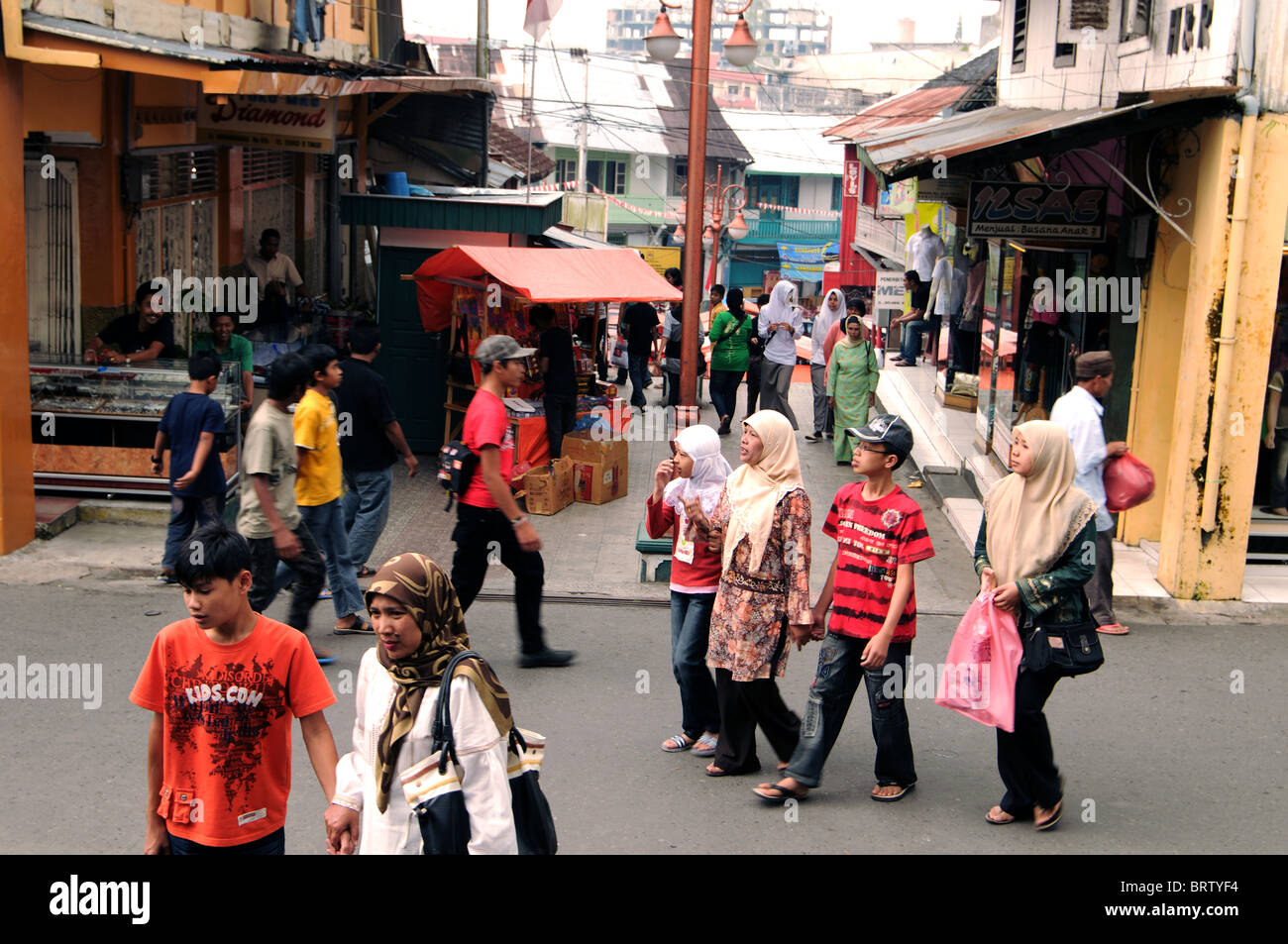 Street scene indonesia hi-res stock photography and images - Alamy