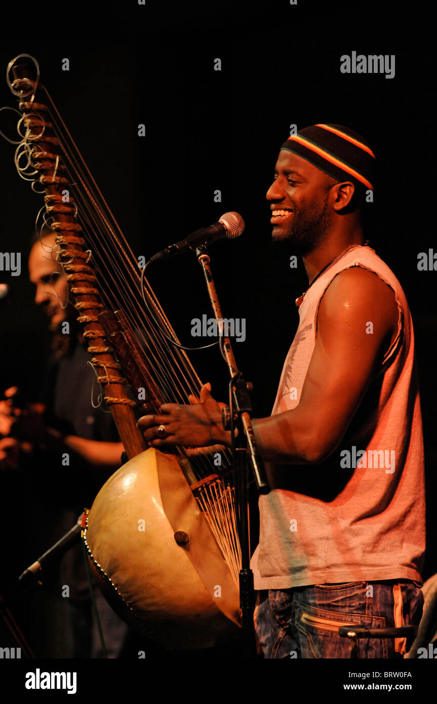 Kora player hi-res stock photography and images - Alamy