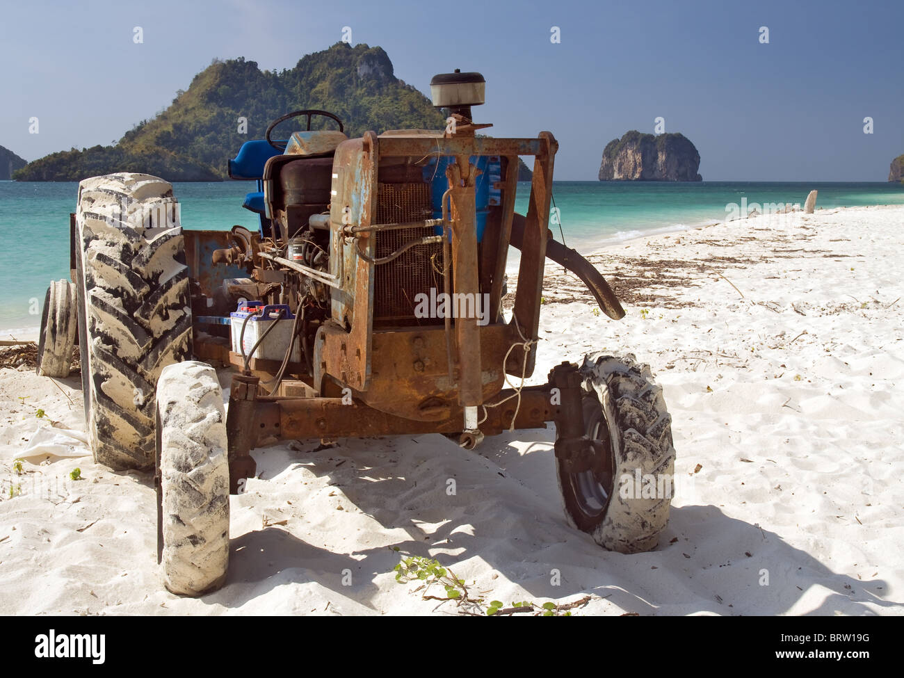 old tractor on beach Stock Photo - Alamy