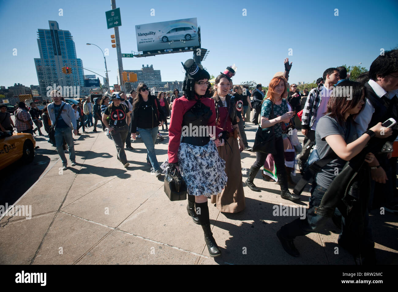 Comic con women hi-res stock photography and images - Alamy