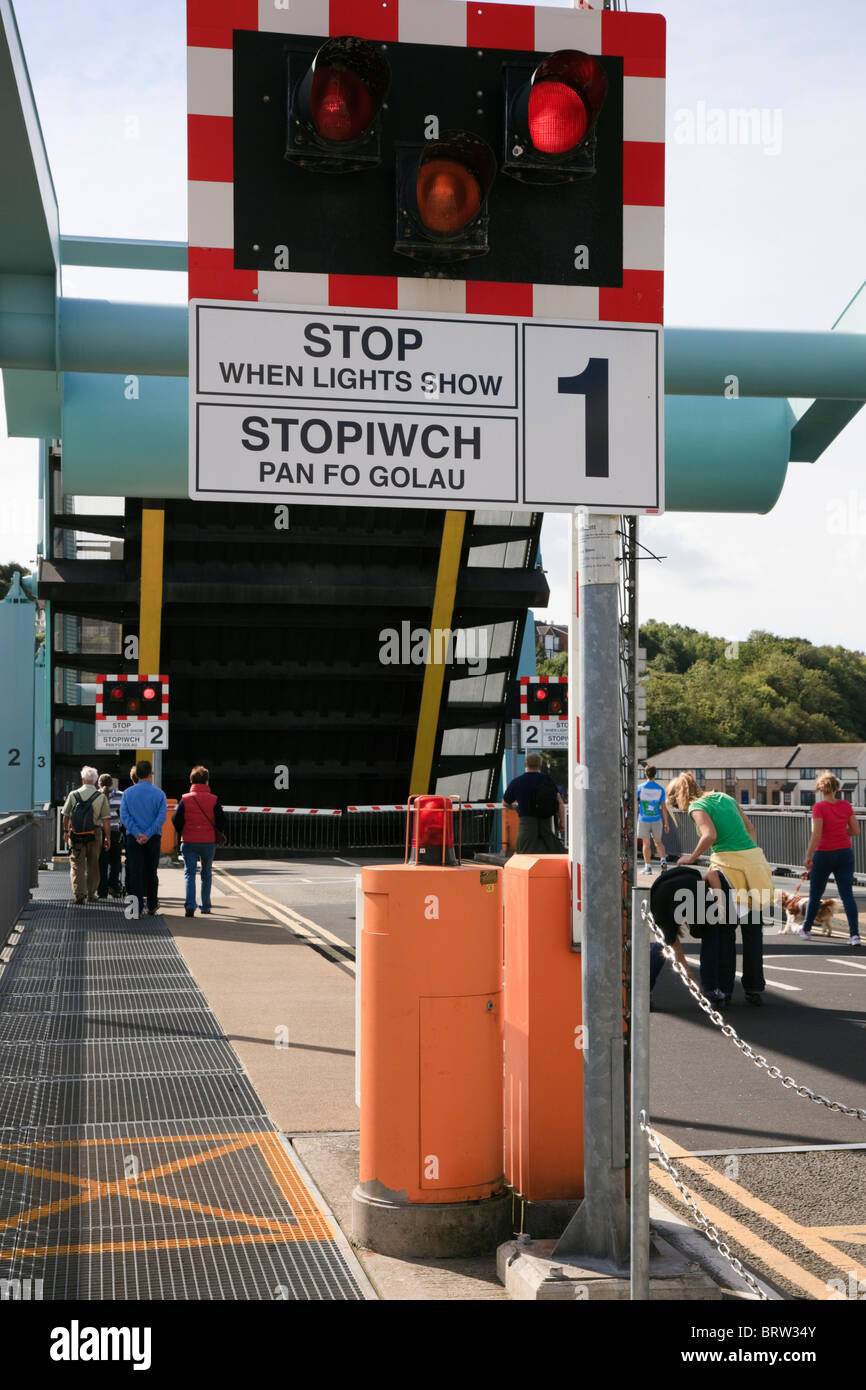 Cardiff Bay, South Wales, UK. Red stop lights and bilingual sign on ...