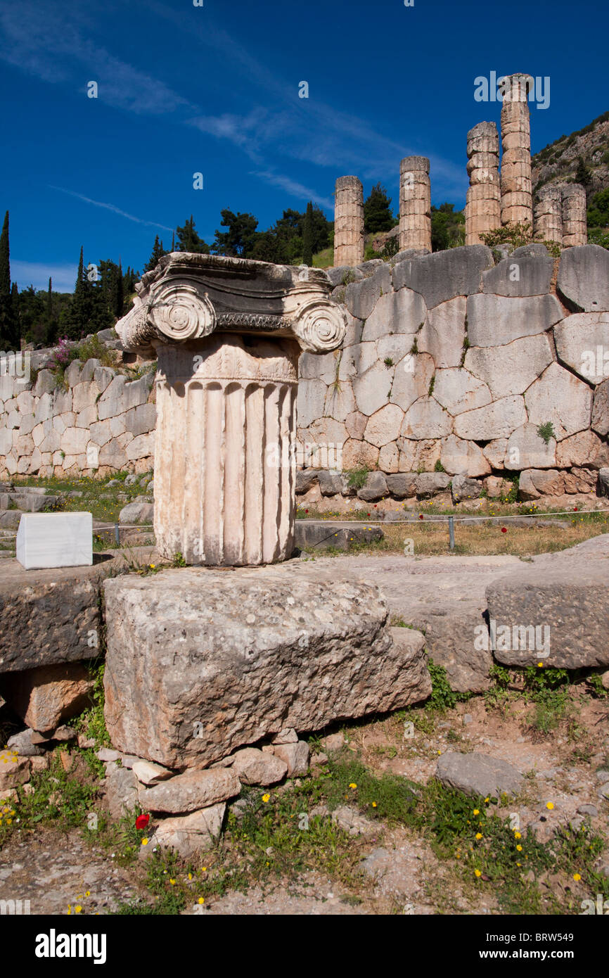 View to Apollo temple and remaining columns at Delphi Stock Photo - Alamy