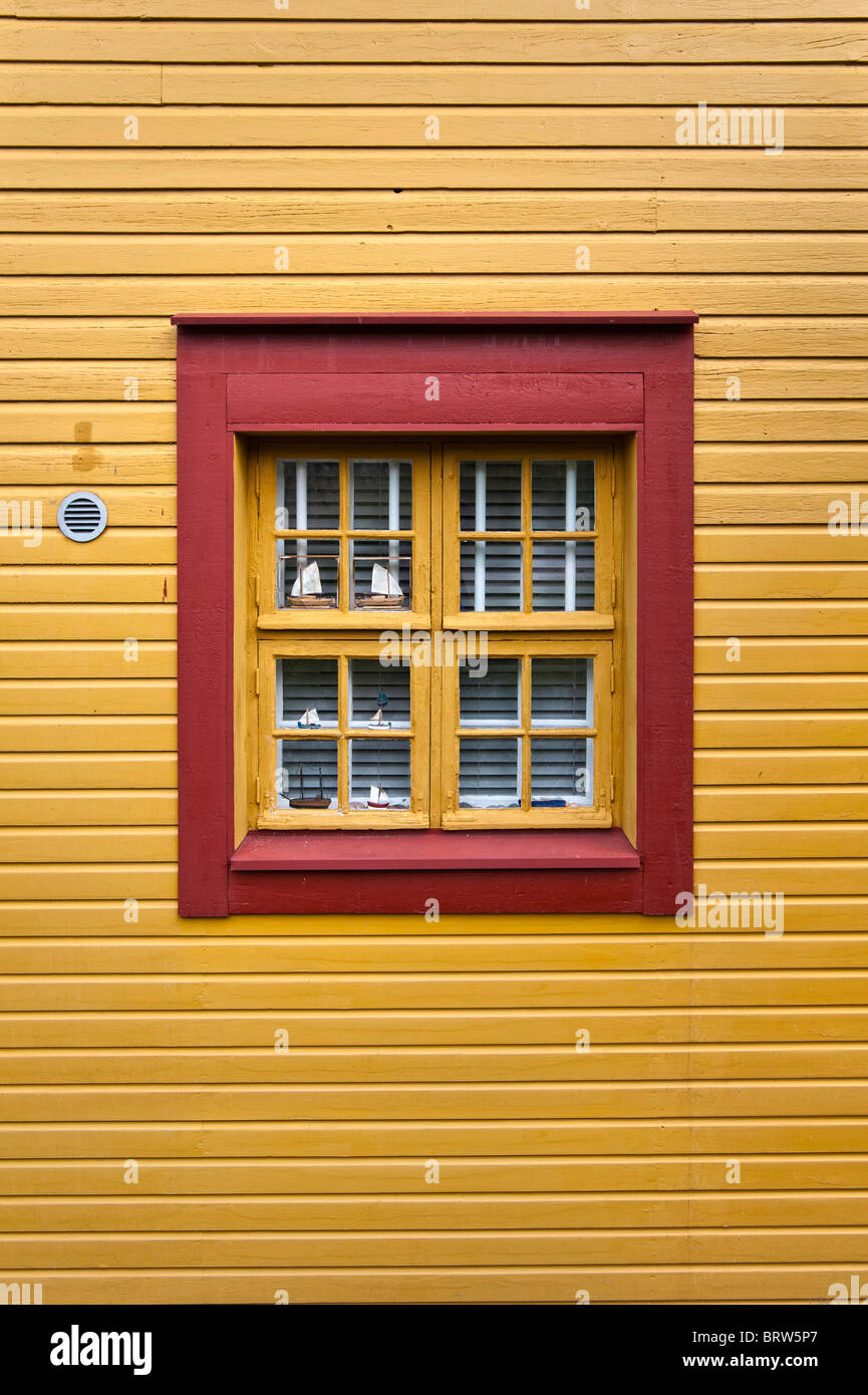 Old yellow wall window hi-res stock photography and images - Alamy