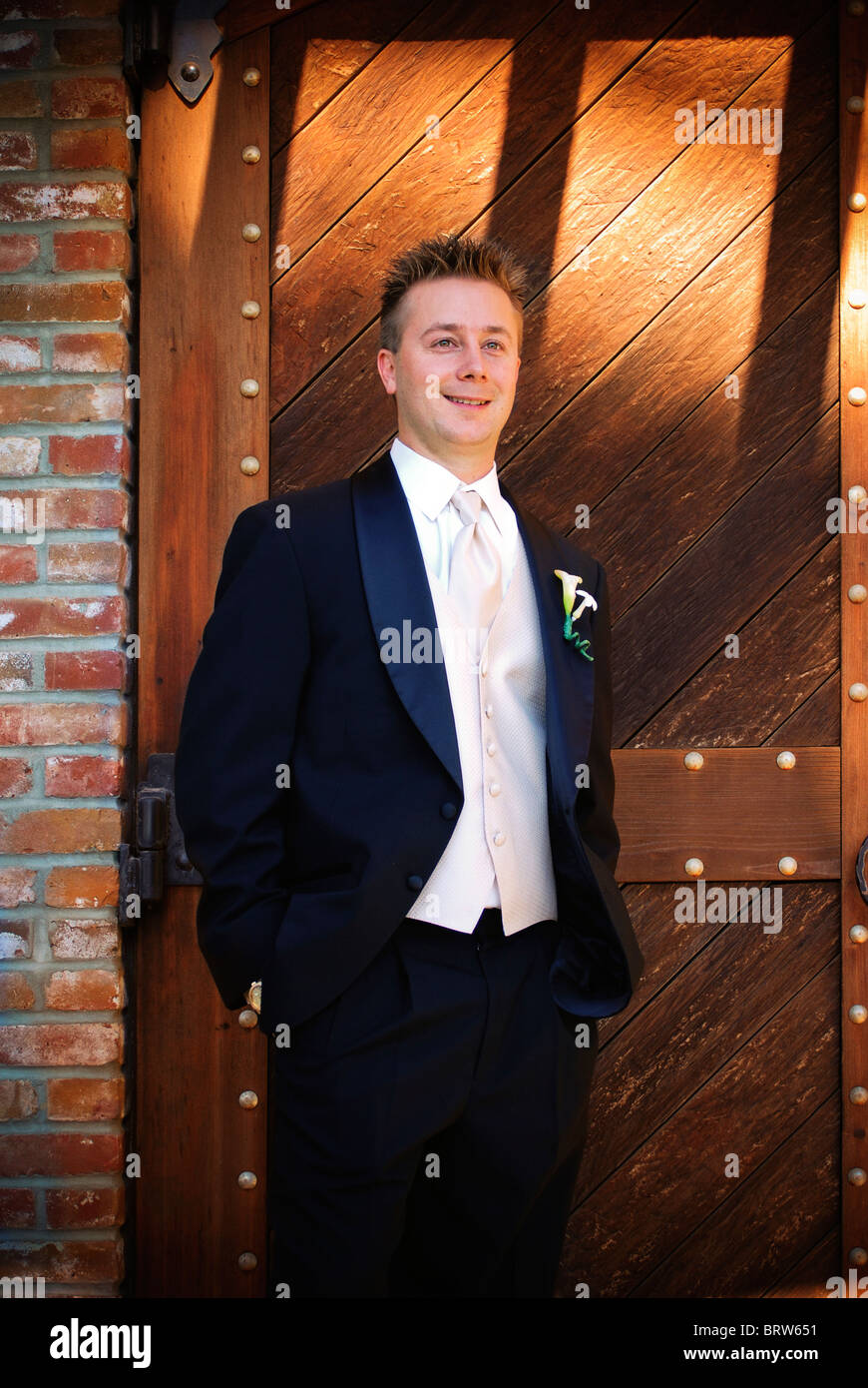 1 PEACEFUL NOVIO MOMENT EMOCIONADO JEFE BODA TRAJE DUMB SONRISA GANADOR ...