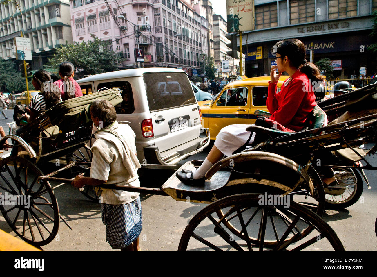 Daily life in calcutta kolkata hi-res stock photography and images - Alamy