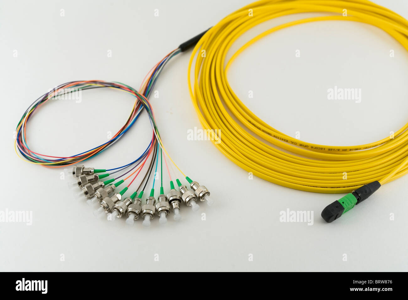 Yellow connectors hi-res stock photography and images - Alamy