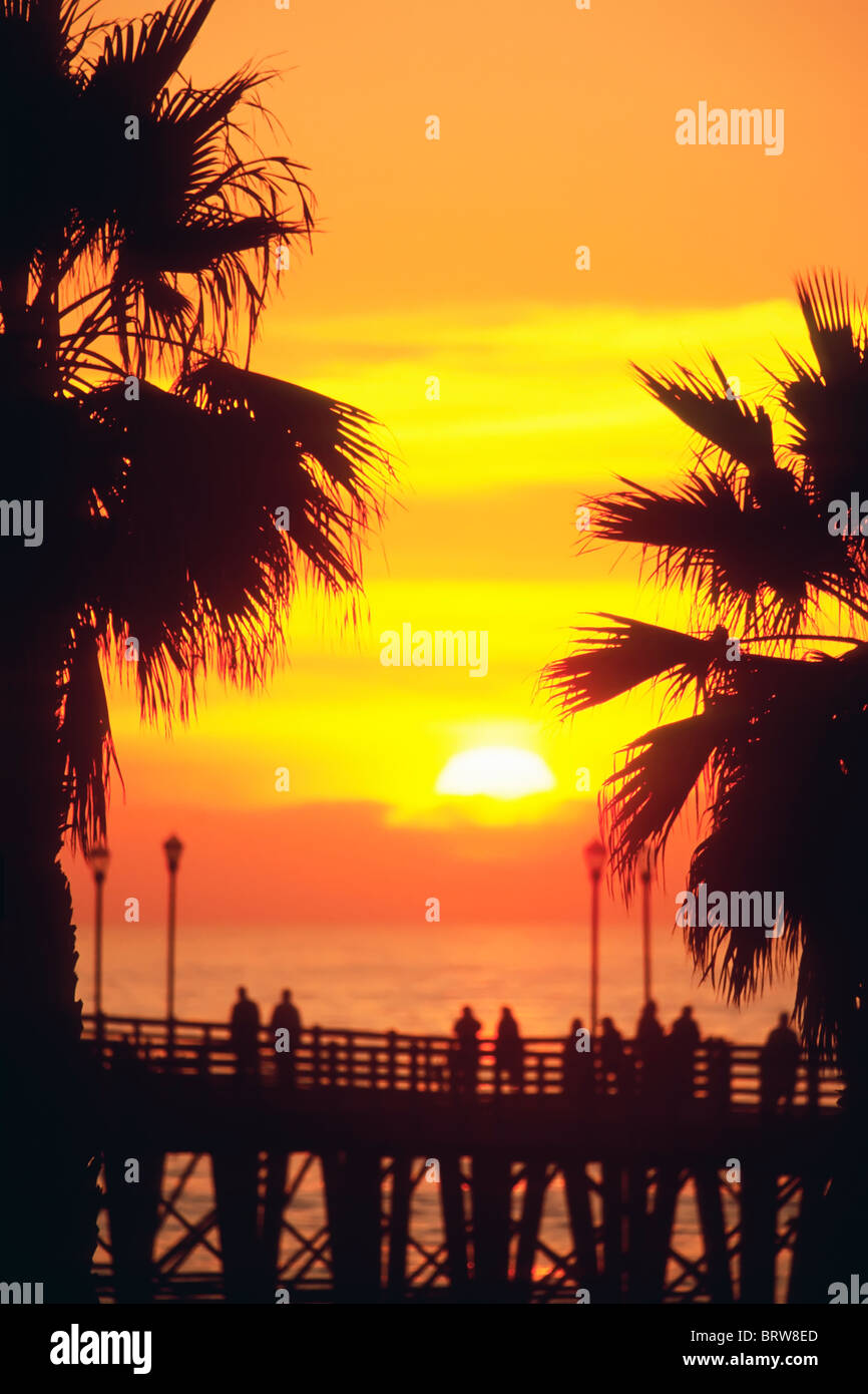 California sunset cloud backgrounds hi-res stock photography and images ...