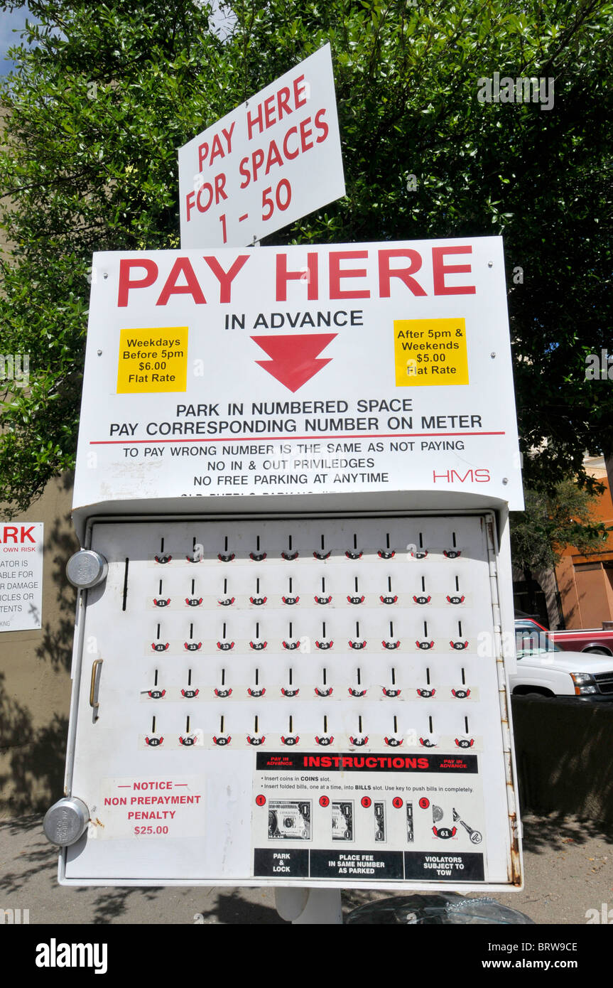 Big cities parking lot hi-res stock photography and images - Alamy