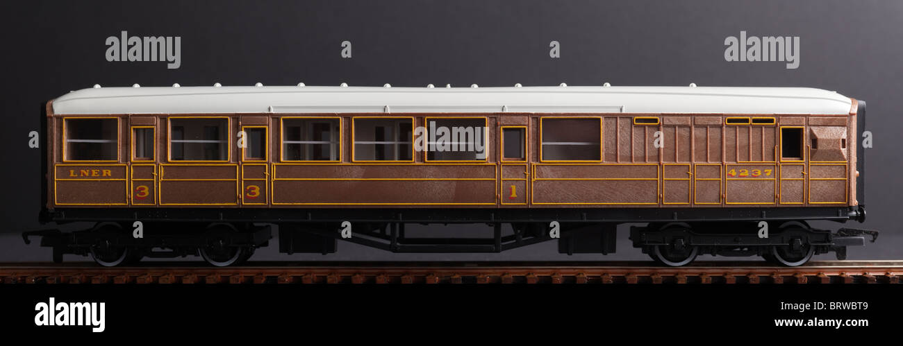 Lner teak carriage hi-res stock photography and images - Alamy