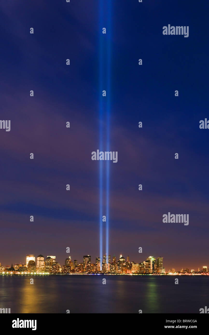 09/11 - Tribute in Light. Manhattan Skyline with lights beams on at the ...