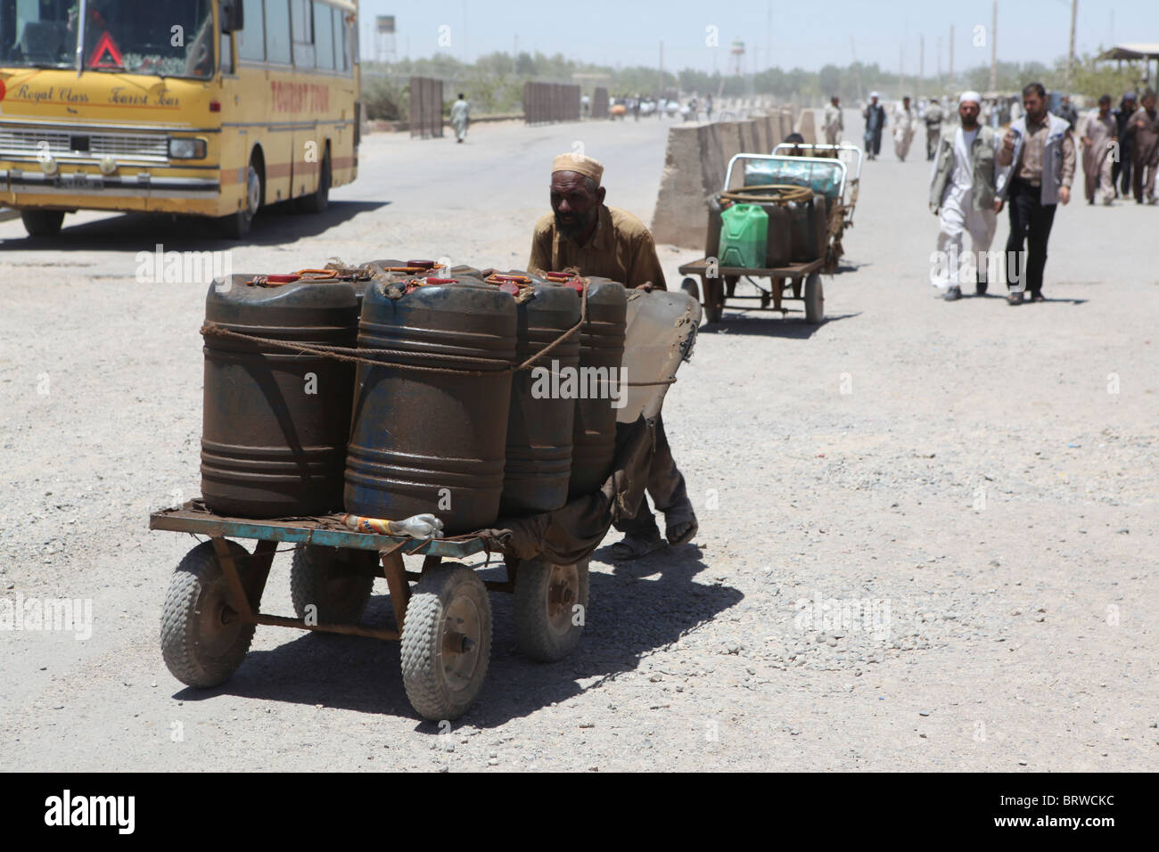 Afghan border: trade of fuel Stock Photo - Alamy