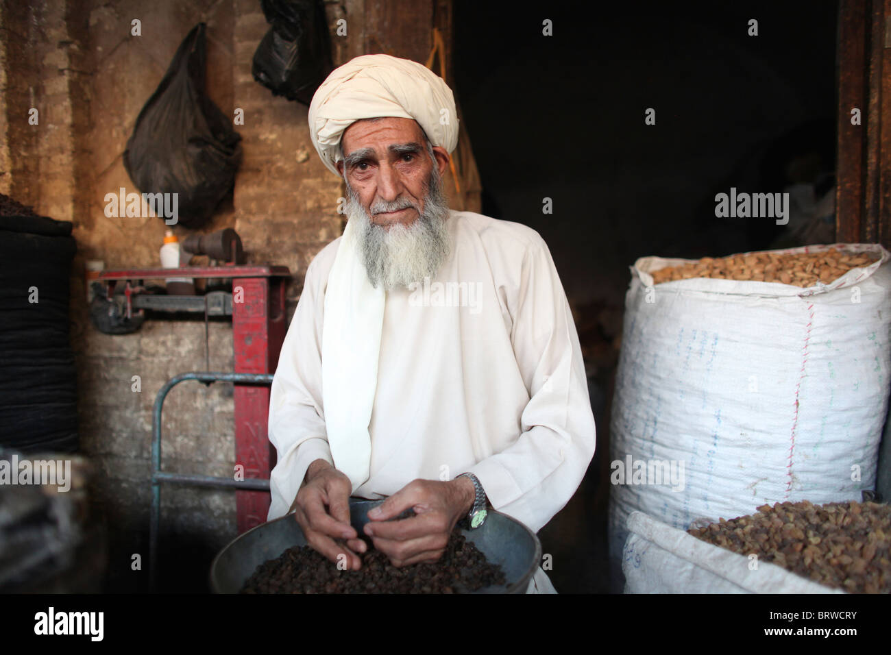 Old shopkeeper hi-res stock photography and images - Alamy