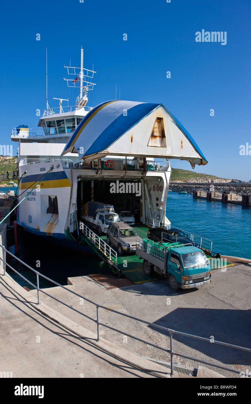 Unloading ferry hi-res stock photography and images - Alamy