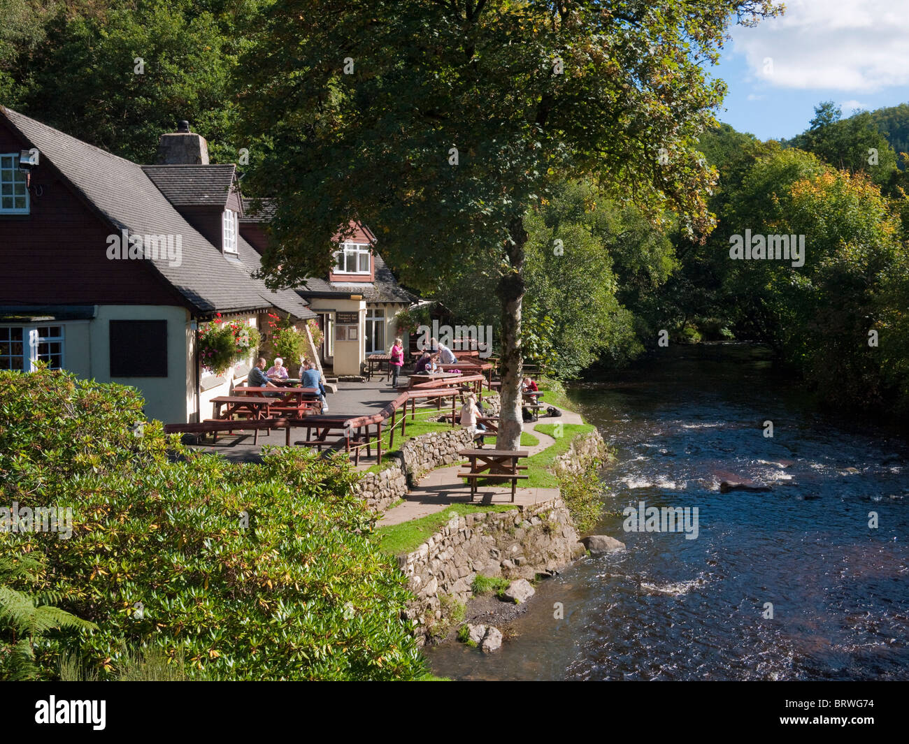 Fingle Bridge Inn by Fingle Bridge and the River Teign in Dartmoor ...