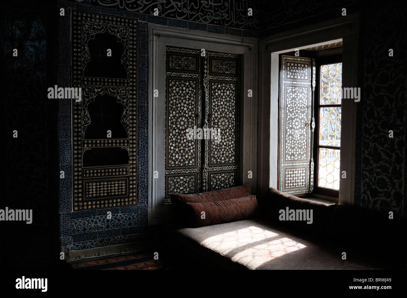 Topkapı Palace ottoman sultan residence istanbul turkey Privy Chamber ...