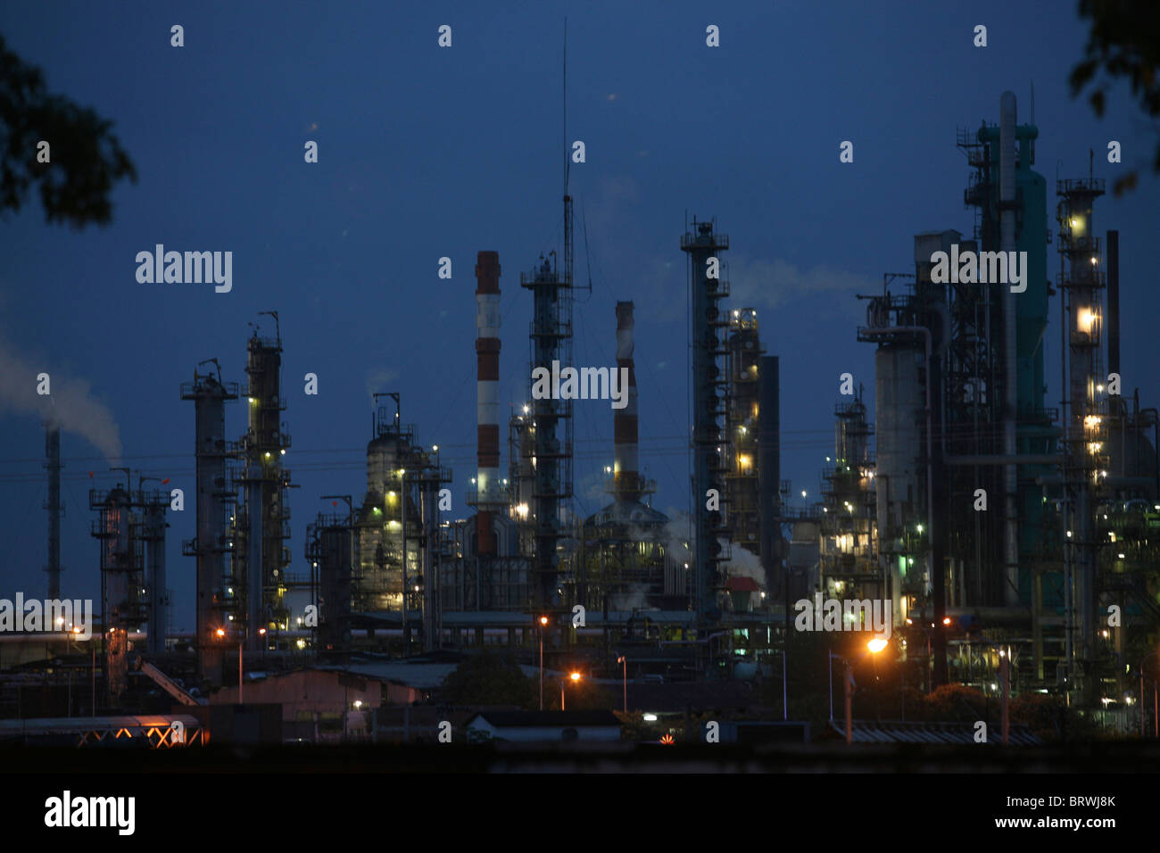 oil refineray in colombia Stock Photo - Alamy