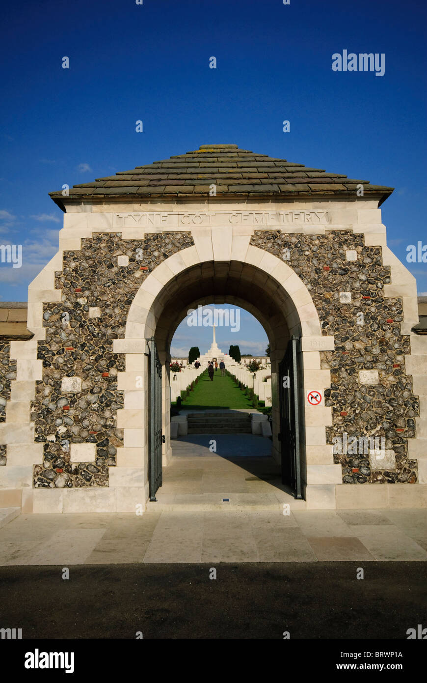 Tyne Cot Cemetery, Ypres, Belgium Stock Photo - Alamy