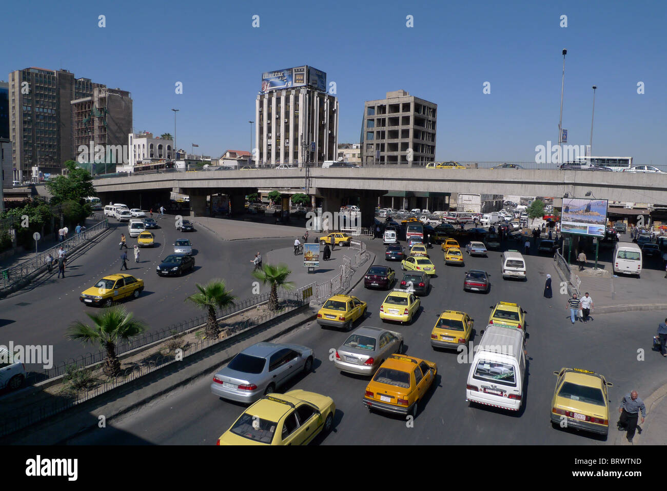 Syria street scene damascus photograph hi-res stock photography and ...