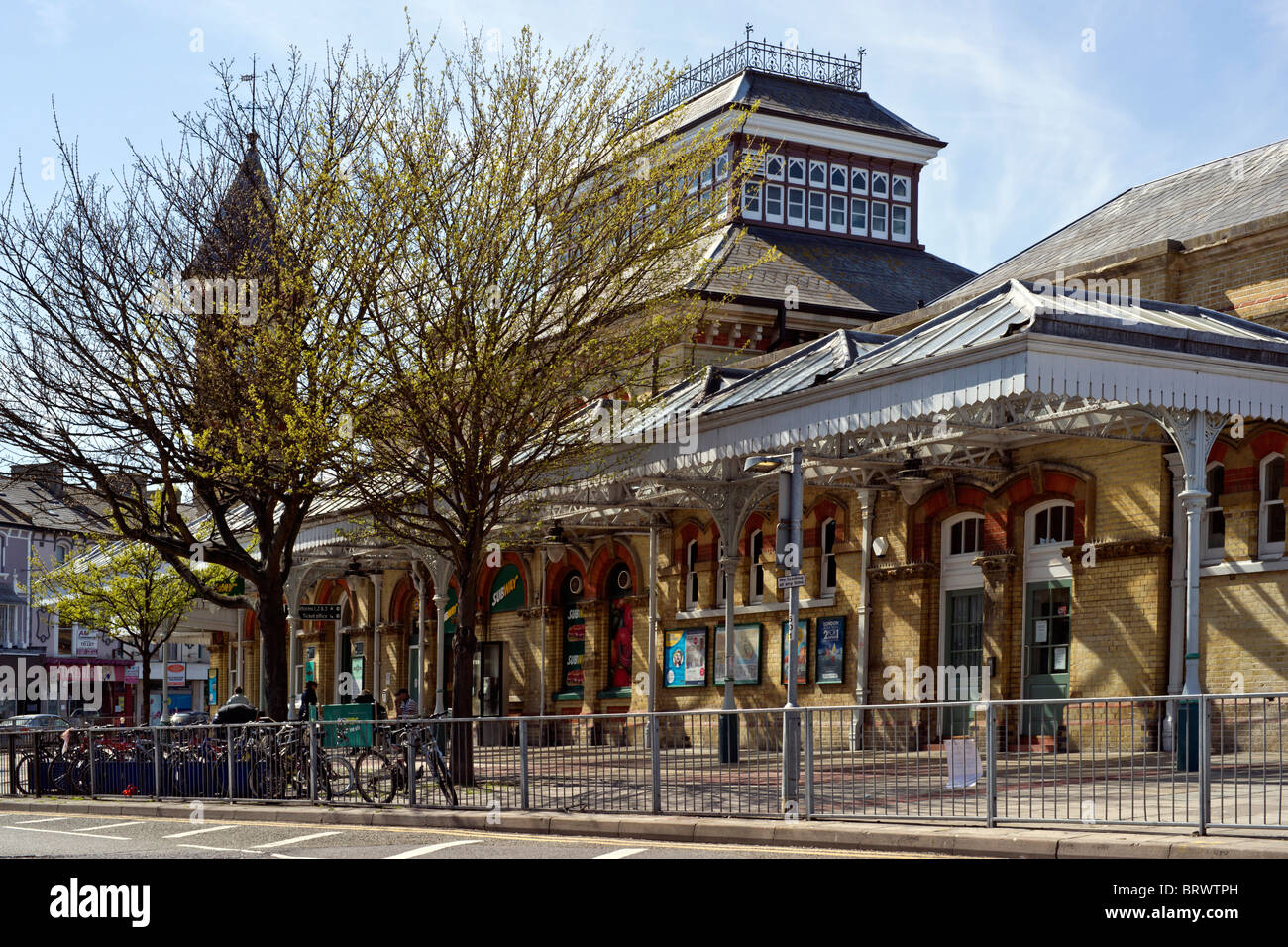 Eastbourne Railway Station Stock Photo - Alamy