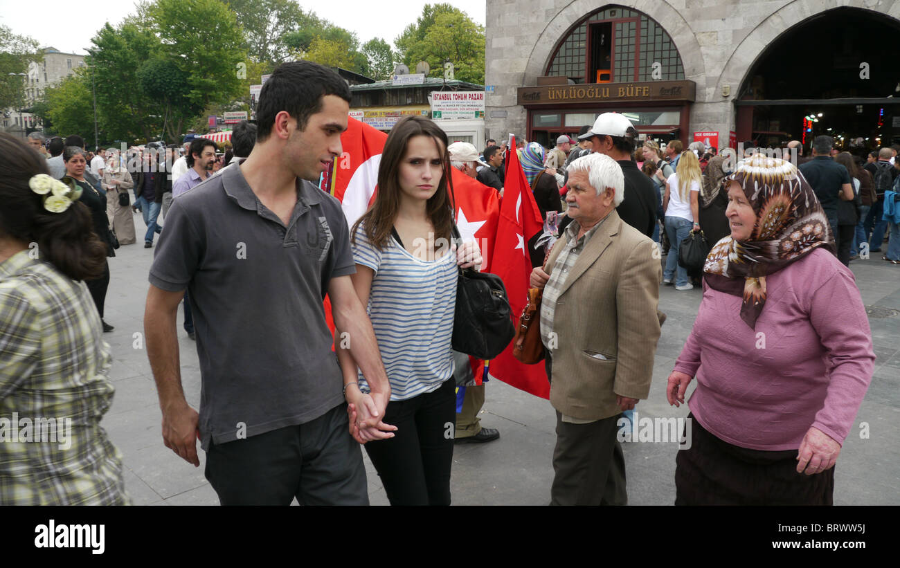 TURKEY Crowd near the Yeni Mosque, Istanbul. photo by Sean Sprague ...