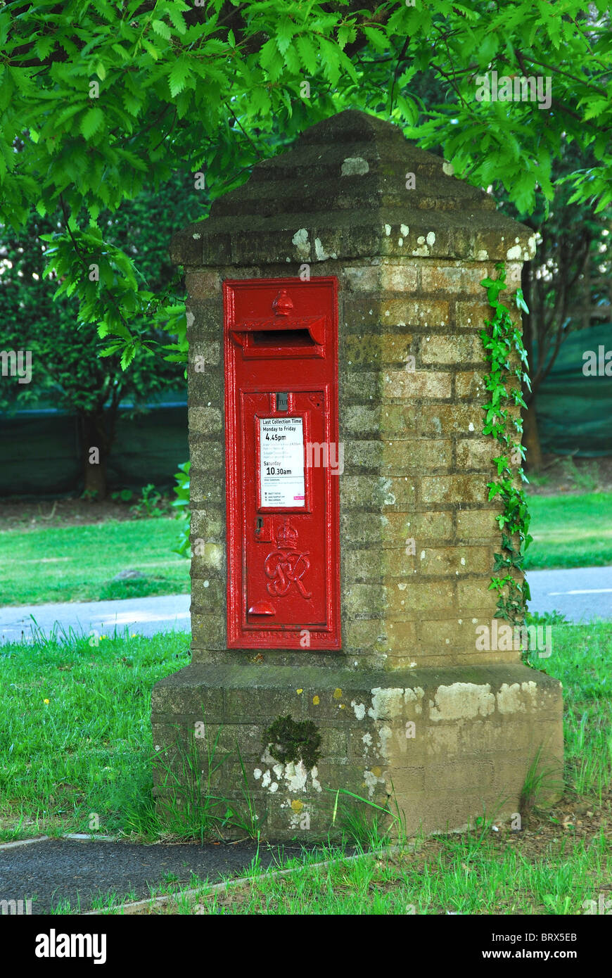 Royal mail post box letters hi-res stock photography and images - Alamy