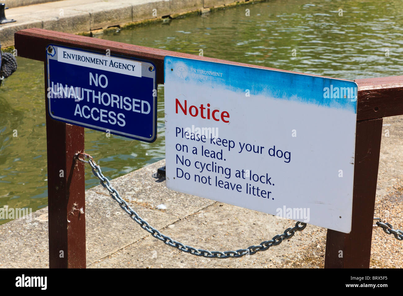 Warning signs on the entrance to Iffley Lock, River Thames, Oxford ...