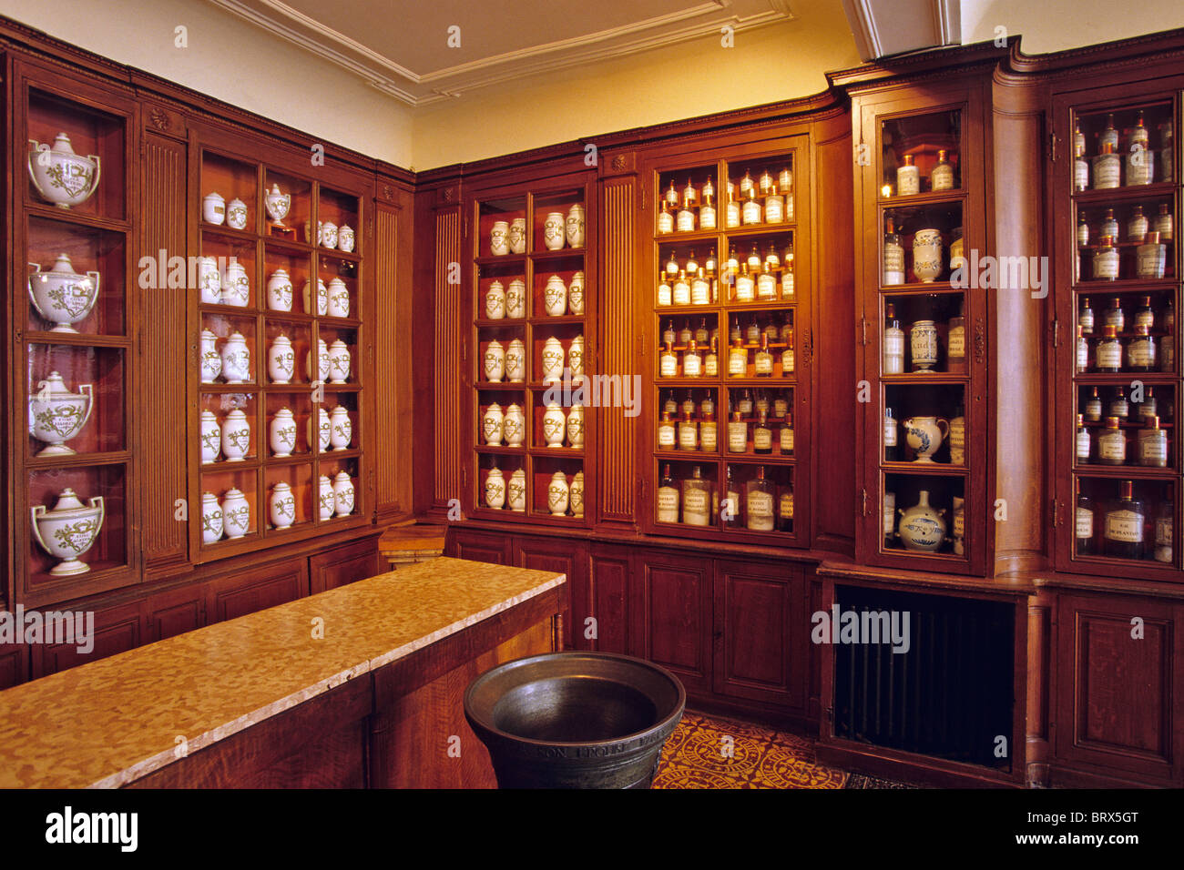 OLD PHARMACY, BEAUNE, COTE D'OR (21), FRANCE Stock Photo - Alamy