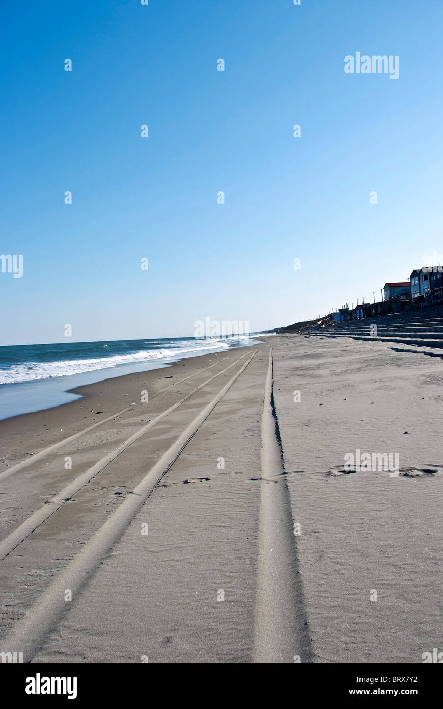 Sandy beach vertical hi-res stock photography and images - Alamy