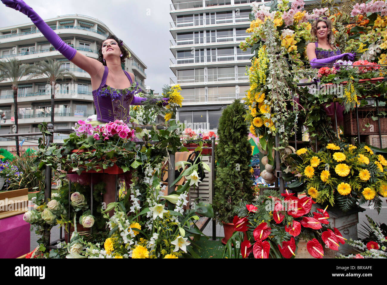 THE BATTLE OF FLOWERS ON THE PROMENADE DES ANGLAIS, CARNIVAL OF NICE ...
