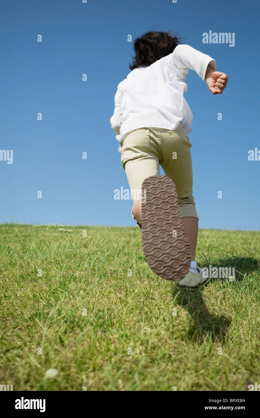 Running the field hi-res stock photography and images - Alamy