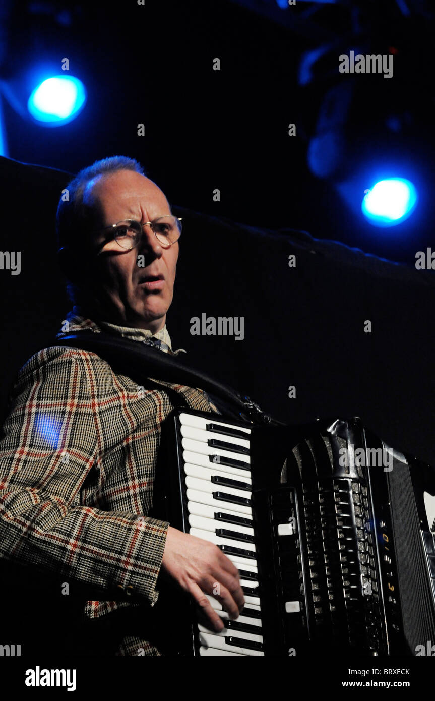 The New Rope String Band playing at the Shetland Folk Festival 2010 ...