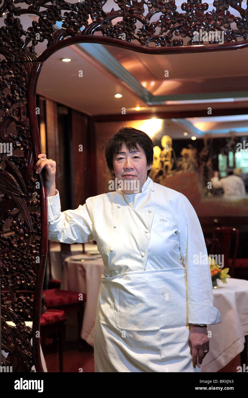 Paris 15th restaurant hi-res stock photography and images - Alamy