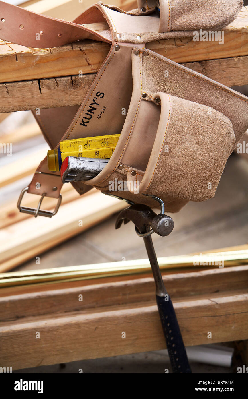 Constuction worker Carpenter's work belt Stock Photo - Alamy