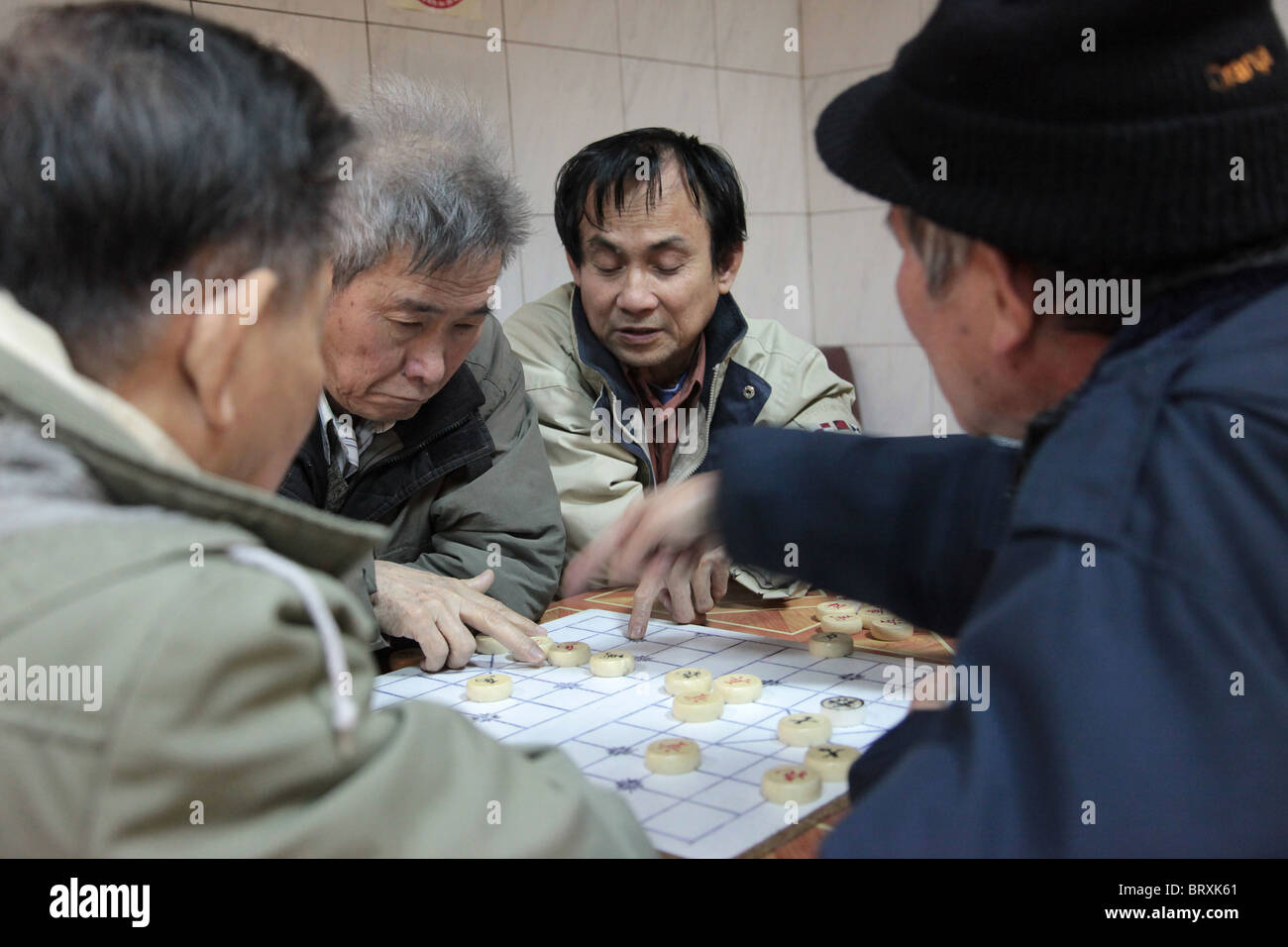 CHINESE CHESS PLAYERS, ALTAR TO BUDDHA, PARIS (75), 13TH ARRONDISSEMENT ...