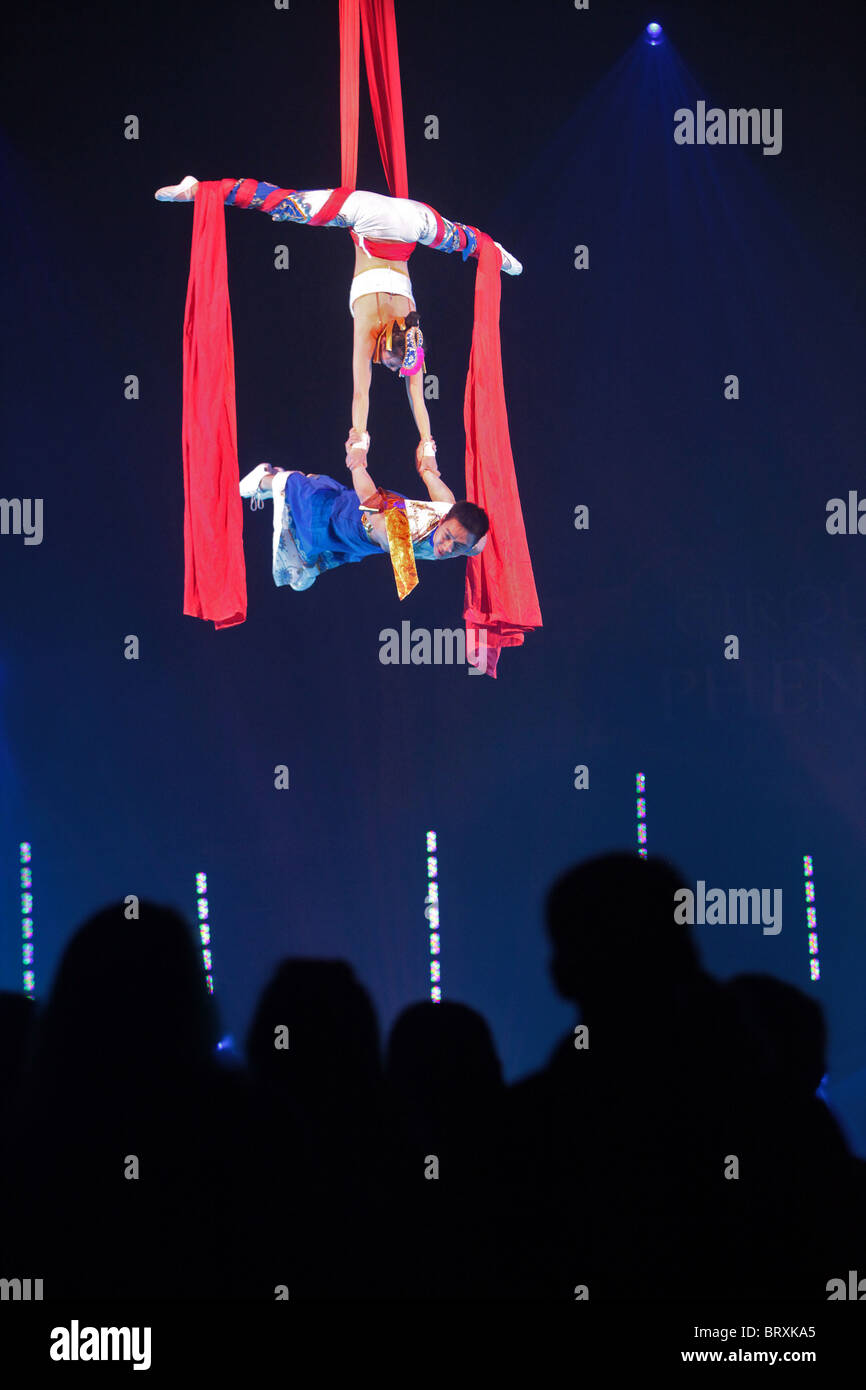 Chinese circus performers hi-res stock photography and images - Alamy