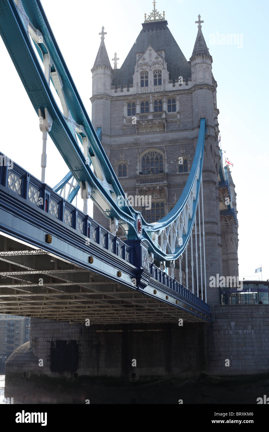 TOWER BRIDGE LONDON Stock Photo - Alamy