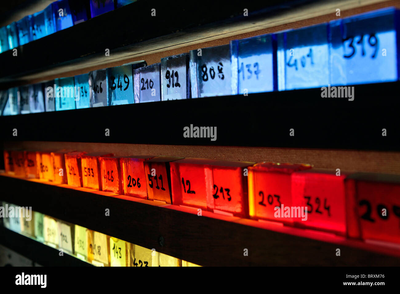 COLOR CHART FOR THE STAINED GLASS FROM THE ATELIERS LOIRE, LEVES, EURE ...