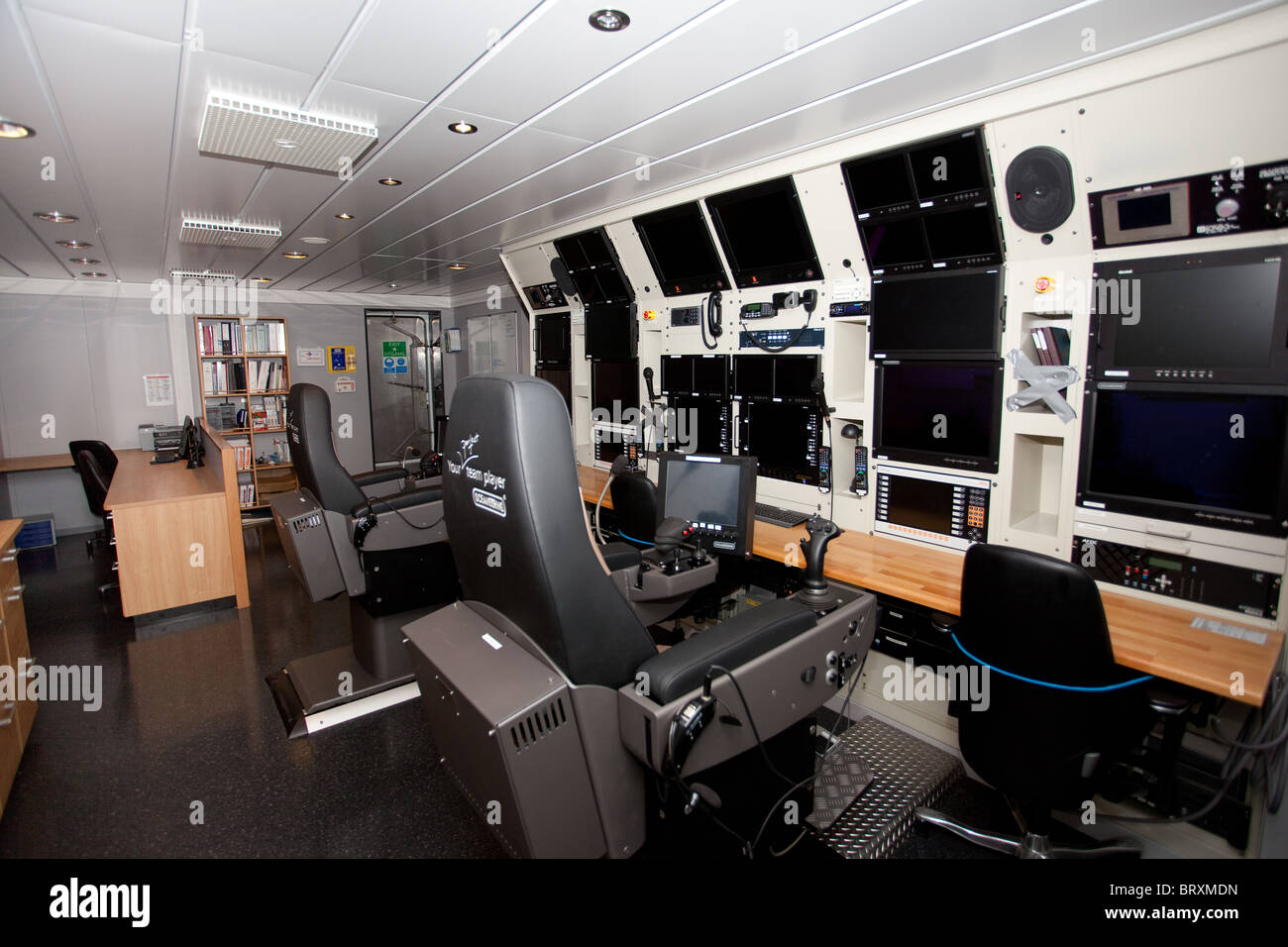 ROV CONTROL ROOM of "Sarah" xbow deep water well intervention vessel ...