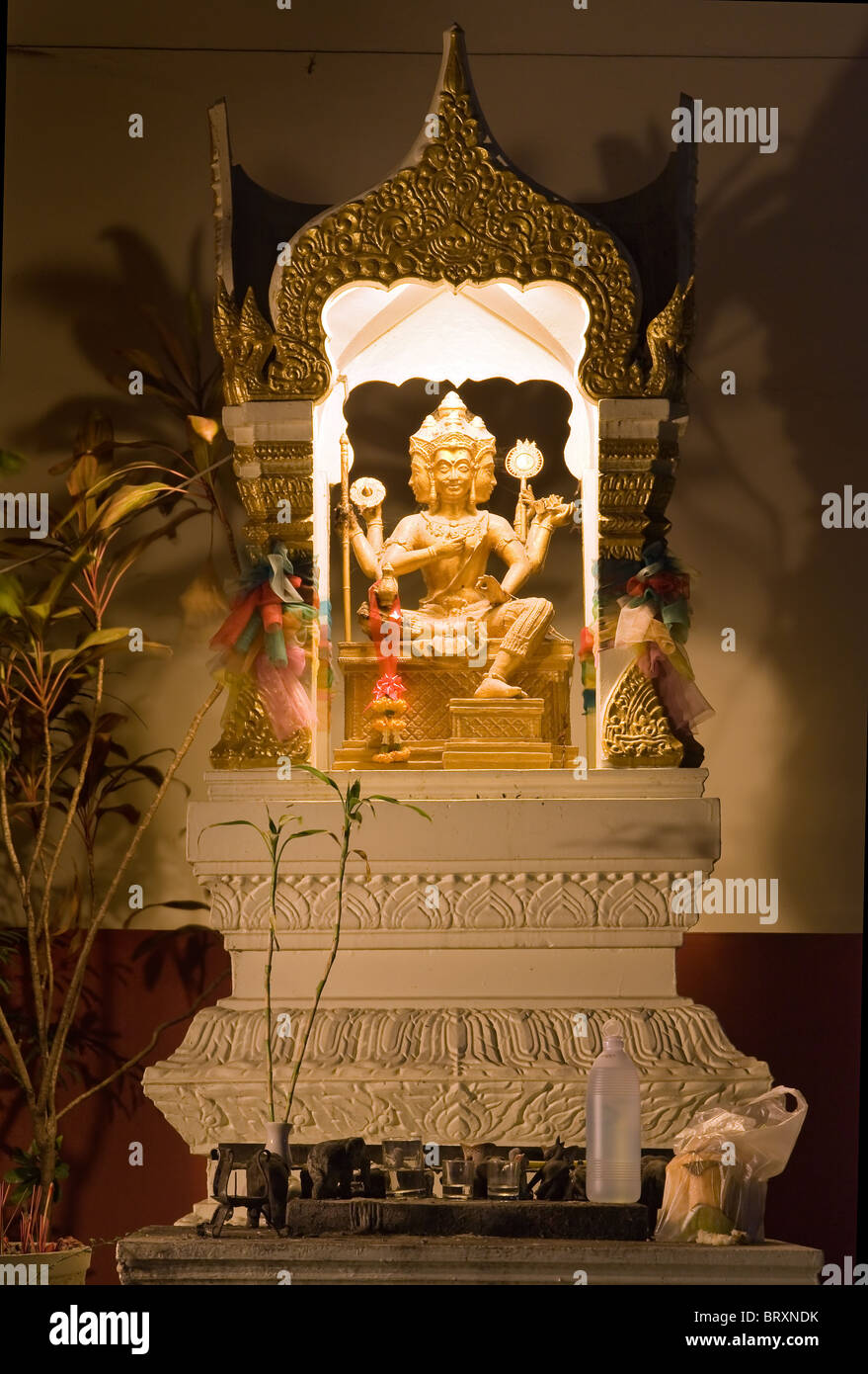 Traditional thai altar hi-res stock photography and images - Alamy