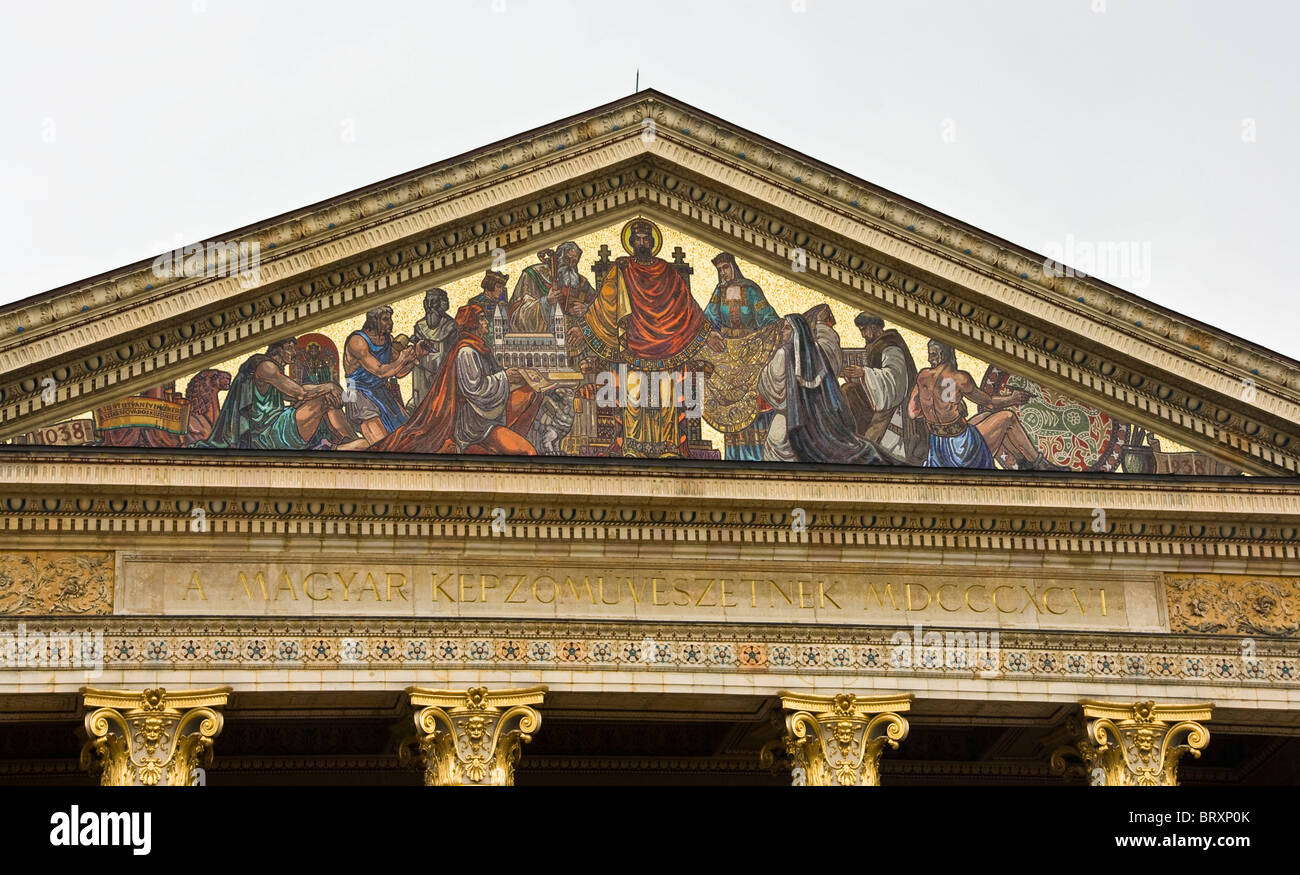 Neoclassical palace hi-res stock photography and images - Alamy