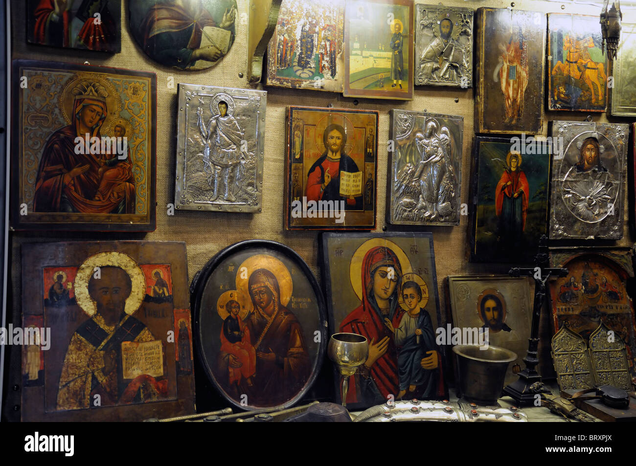 Kapali Carsi or Grand Bazaar of Istanbul, ceramics gifts souvenirs on ...